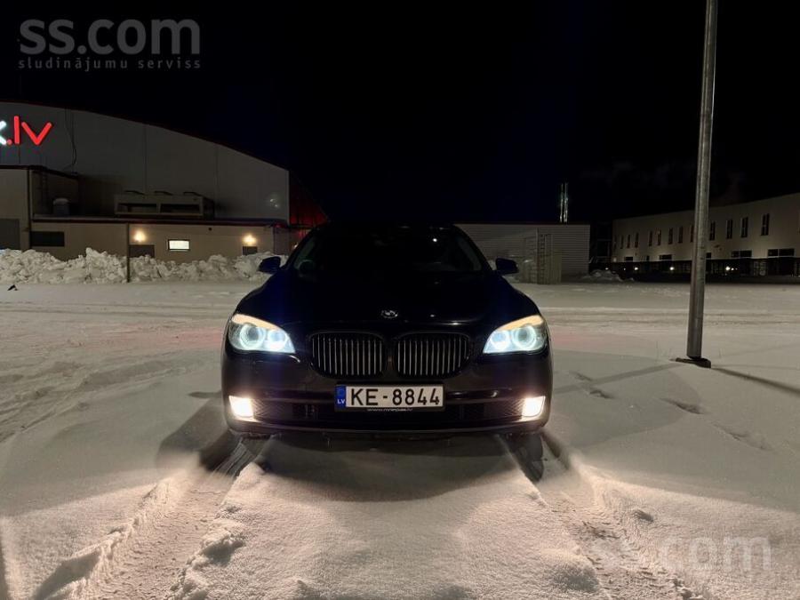 Melns BMW 730 2010 Rīga, ar dzinēja tilpumu 3.00 L un nobraukumu 243 tūkst. km par 9200 €, foto 3 vietnē AUTOMOTO.COM.LV