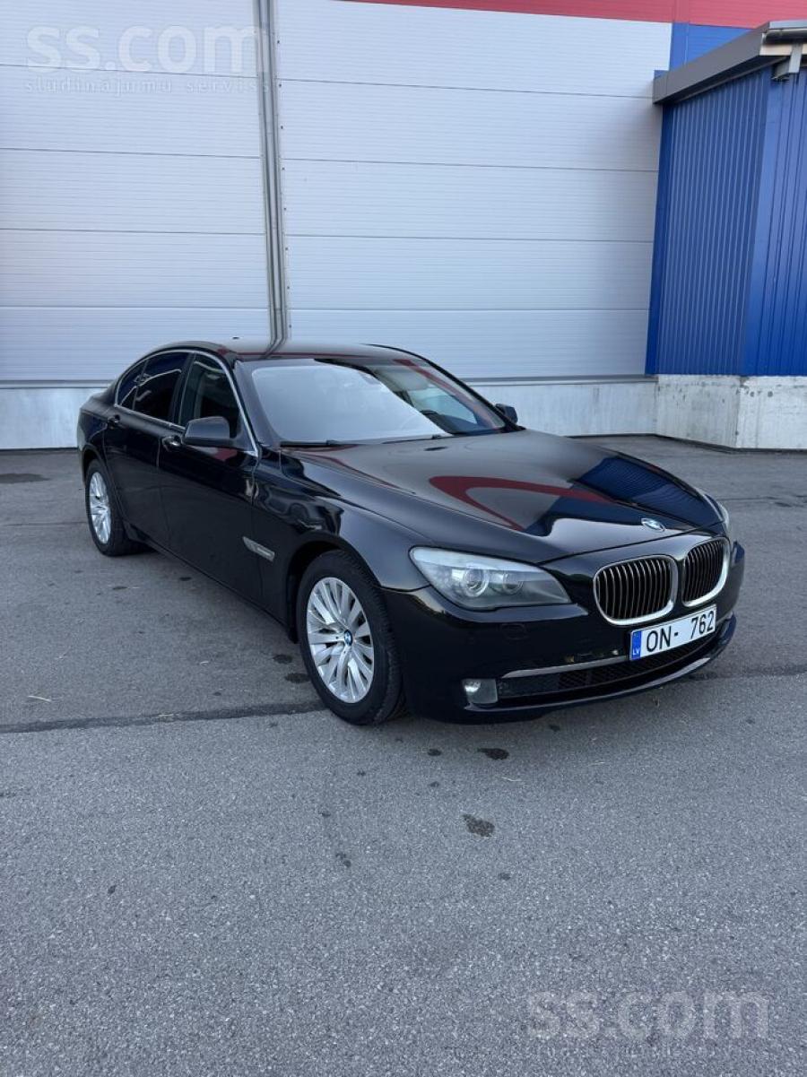 Black BMW 730 2010 in Rezekne, with an engine capacity of 3.00 L and mileage of 0 thousand km for 8250 €, photo 1 on AUTOMOTO.COM.LV