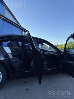 Black BMW 730 2010 in Rezekne, with an engine capacity of 3.00 L and mileage of 0 thousand km for 8250 €, photo 10 on AUTOMOTO.COM.LV