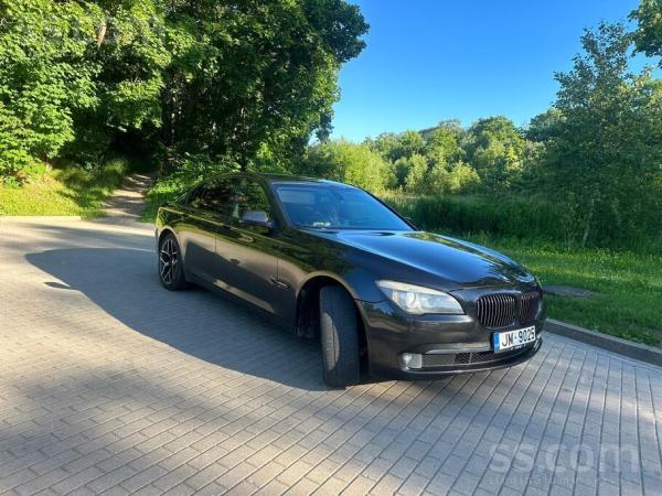 Melns BMW 730 2010 Dobele, ar dzinēja tilpumu 3.00 L un nobraukumu 405 tūkst. km par 8000 €, foto 1 vietnē AUTOMOTO.COM.LV