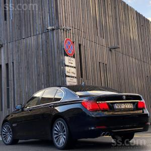 Black BMW 730 2010 in Riga, with an engine capacity of 3.00 L and mileage of 262 thousand km for 8350 €, photo 7 on AUTOMOTO.COM.LV