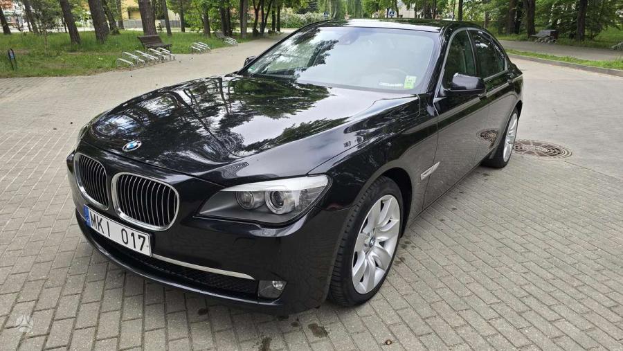Black BMW 730 2010 in Alytus, with an engine capacity of 3.00 L and mileage of 347 thousand km for 10300 €, photo 1 on AUTOMOTO.COM.LV