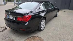 Black BMW 730 2010 in Alytus, with an engine capacity of 3.00 L and mileage of 347 thousand km for 10300 €, photo 4 on AUTOMOTO.COM.LV