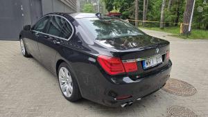 Black BMW 730 2010 in Alytus, with an engine capacity of 3.00 L and mileage of 347 thousand km for 10300 €, photo 5 on AUTOMOTO.COM.LV