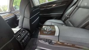 Black BMW 730 2010 in Alytus, with an engine capacity of 3.00 L and mileage of 347 thousand km for 10300 €, photo 7 on AUTOMOTO.COM.LV