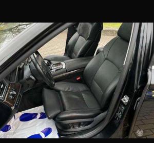 Black BMW 730 2010 in Alytus, with an engine capacity of 3.00 L and mileage of 347 thousand km for 10300 €, photo 17 on AUTOMOTO.COM.LV
