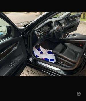 Black BMW 730 2010 in Alytus, with an engine capacity of 3.00 L and mileage of 347 thousand km for 10300 €, photo 18 on AUTOMOTO.COM.LV
