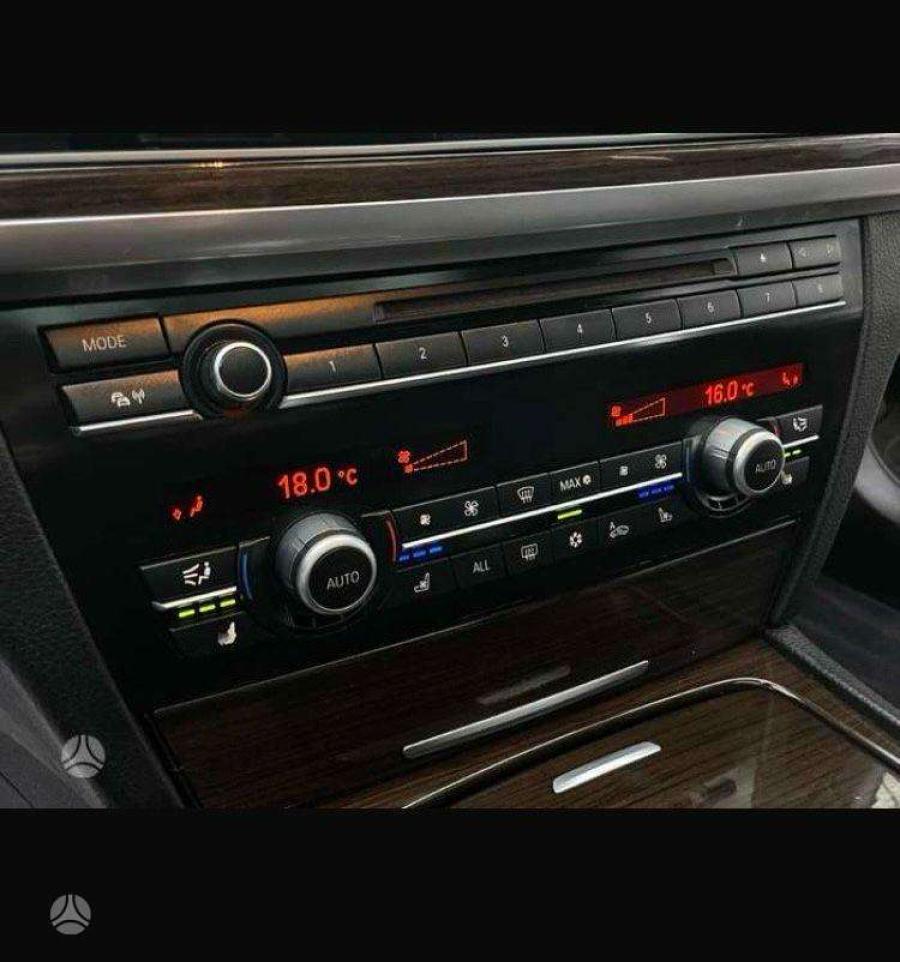 Black BMW 730 2010 in Alytus, with an engine capacity of 3.00 L and mileage of 347 thousand km for 10300 €, photo 20 on AUTOMOTO.COM.LV