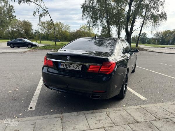 Black BMW 730 2010 in Kaunas, with an engine capacity of 3.00 L and mileage of 321 thousand km for 8800 €, photo 3 on AUTOMOTO.COM.LV