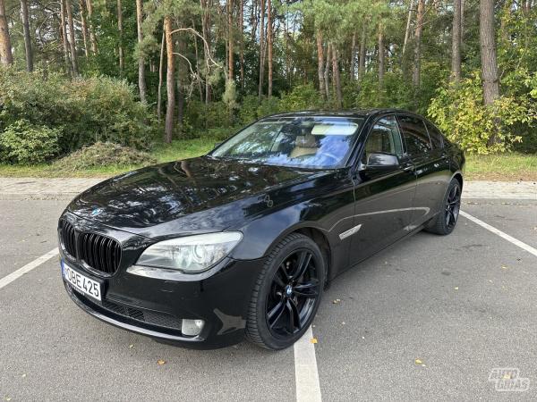 Black BMW 730 2010 in Kaunas, with an engine capacity of 3.00 L and mileage of 321 thousand km for 8800 €, photo 5 on AUTOMOTO.COM.LV