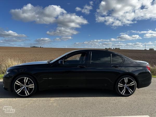 BMW 730 2010 Šauļi vietnē Melns BMW 730 2010 Šauļi, ar dzinēja tilpumu 3.00 L un nobraukumu 323 tūkst. km par 8100 €, foto 5 vietnē AUTOMOTO.COM.LV