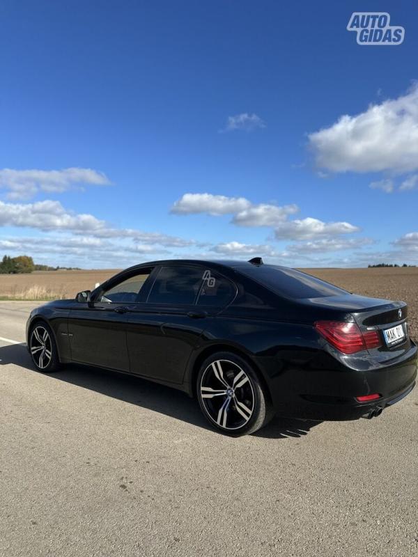 BMW 730 2010 Šauļi vietnē Melns BMW 730 2010 Šauļi, ar dzinēja tilpumu 3.00 L un nobraukumu 323 tūkst. km par 8100 €, foto 10 vietnē AUTOMOTO.COM.LV