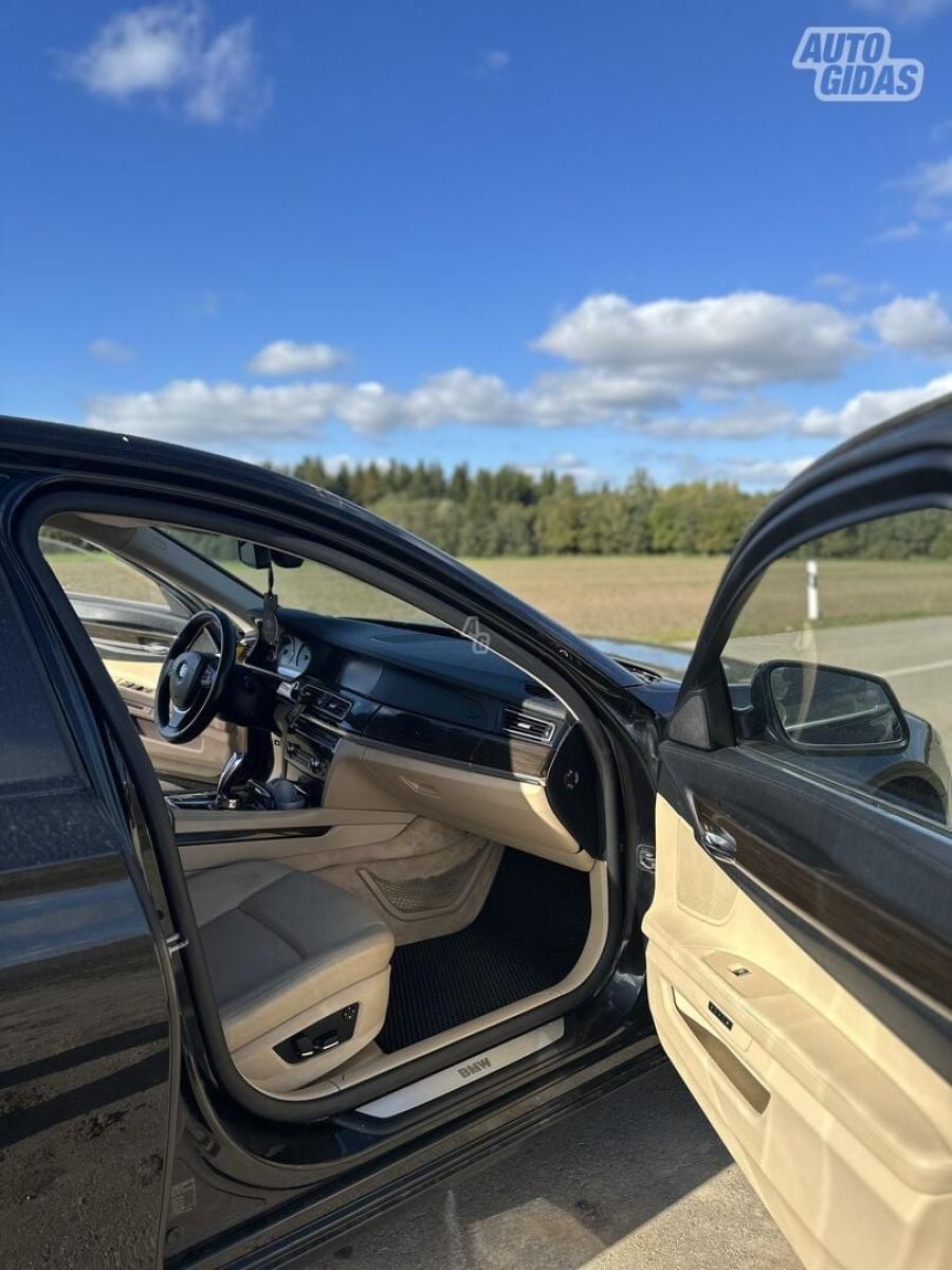 Черный БМВ 730 2010 в Шяуляй, объемом двигателя 3.00 л и пробегом 323 тыс. км за 8100 €, фото 18 на AUTOMOTO.COM.LV