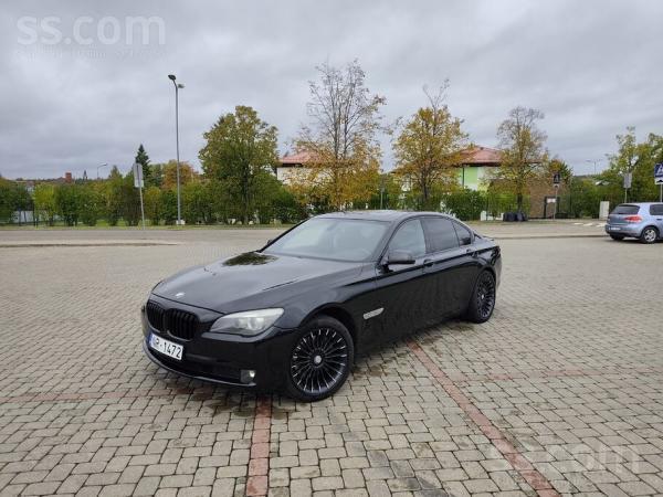 Melns BMW 730 2010 Cēsis, ar dzinēja tilpumu 3.00 L un nobraukumu 308 tūkst. km par 7700 €, foto 1 vietnē AUTOMOTO.COM.LV
