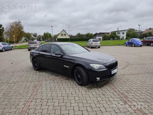Melns BMW 730 2010 Cēsis, ar dzinēja tilpumu 3.00 L un nobraukumu 308 tūkst. km par 7700 €, foto 3 vietnē AUTOMOTO.COM.LV