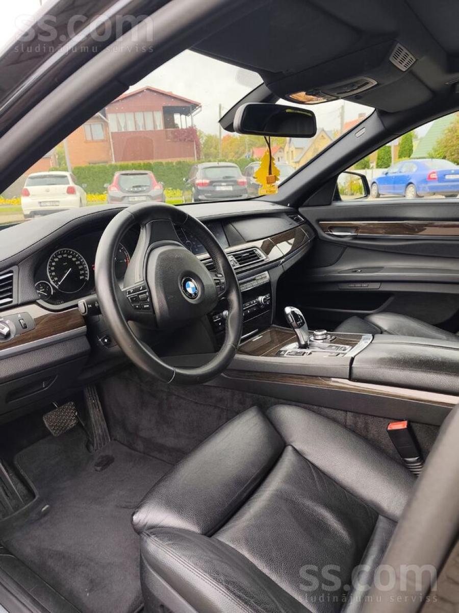 Melns BMW 730 2010 Cēsis, ar dzinēja tilpumu 3.00 L un nobraukumu 308 tūkst. km par 7700 €, foto 6 vietnē AUTOMOTO.COM.LV