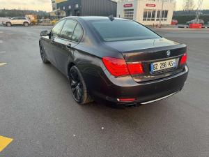 Black BMW 730 2011 in Taurage, with an engine capacity of 3.00 L and mileage of 289 thousand km for 8400 €, photo 4 on AUTOMOTO.COM.LV