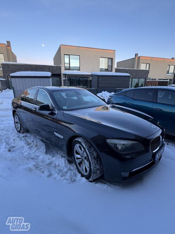 Black BMW 730 2011 in Klaipeda, with an engine capacity of 3.00 L and mileage of 206 thousand km for 7900 €, photo 2 on AUTOMOTO.COM.LV