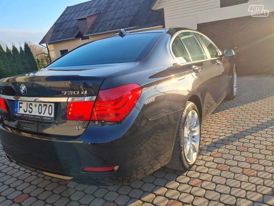 Black BMW 730 2011 in Marijampole, with an engine capacity of 3.00 L and mileage of 80 thousand km for 14500 €, photo 3 on AUTOMOTO.COM.LV
