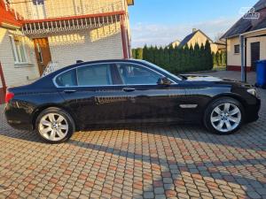 Black BMW 730 2011 in Marijampole, with an engine capacity of 3.00 L and mileage of 80 thousand km for 14500 €, photo 6 on AUTOMOTO.COM.LV
