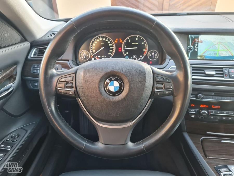 Black BMW 730 2011 in Marijampole, with an engine capacity of 3.00 L and mileage of 80 thousand km for 14500 €, photo 21 on AUTOMOTO.COM.LV