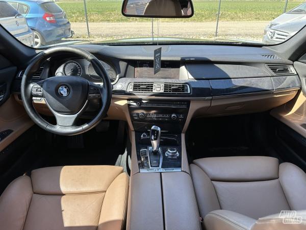 Black BMW 730 2011 in Giraite, with an engine capacity of 3.00 L and mileage of 213 thousand km for 8850 €, photo 9 on AUTOMOTO.COM.LV