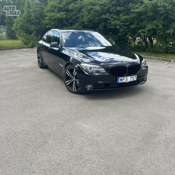 Black BMW 730 2011 in Vilnius, with an engine capacity of 3.00 L and mileage of 455 thousand km for 9900 €, photo 1 on AUTOMOTO.COM.LV