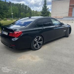 Black BMW 730 2011 in Vilnius, with an engine capacity of 3.00 L and mileage of 455 thousand km for 9900 €, photo 4 on AUTOMOTO.COM.LV