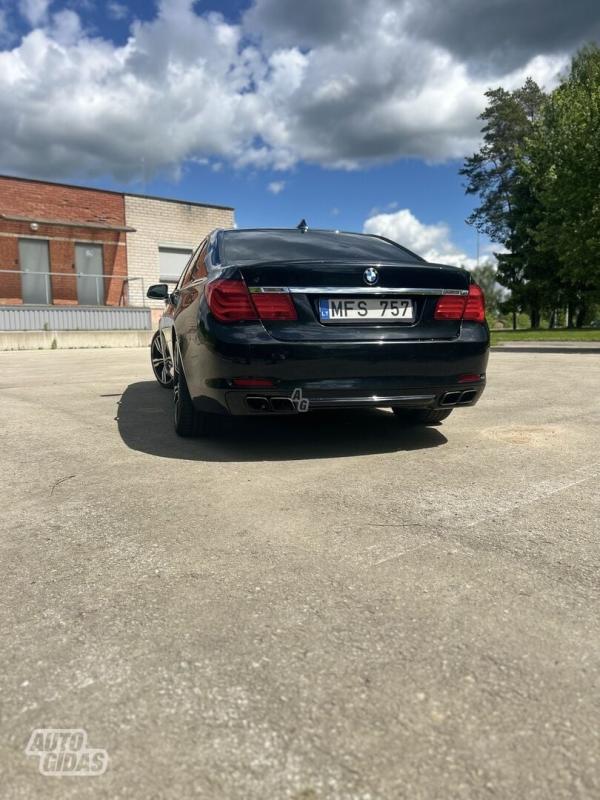 Black BMW 730 2011 in Vilnius, with an engine capacity of 3.00 L and mileage of 455 thousand km for 9900 €, photo 7 on AUTOMOTO.COM.LV