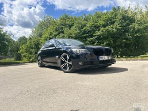 Black BMW 730 2011 in Vilnius, with an engine capacity of 3.00 L and mileage of 455 thousand km for 9900 €, photo 10 on AUTOMOTO.COM.LV