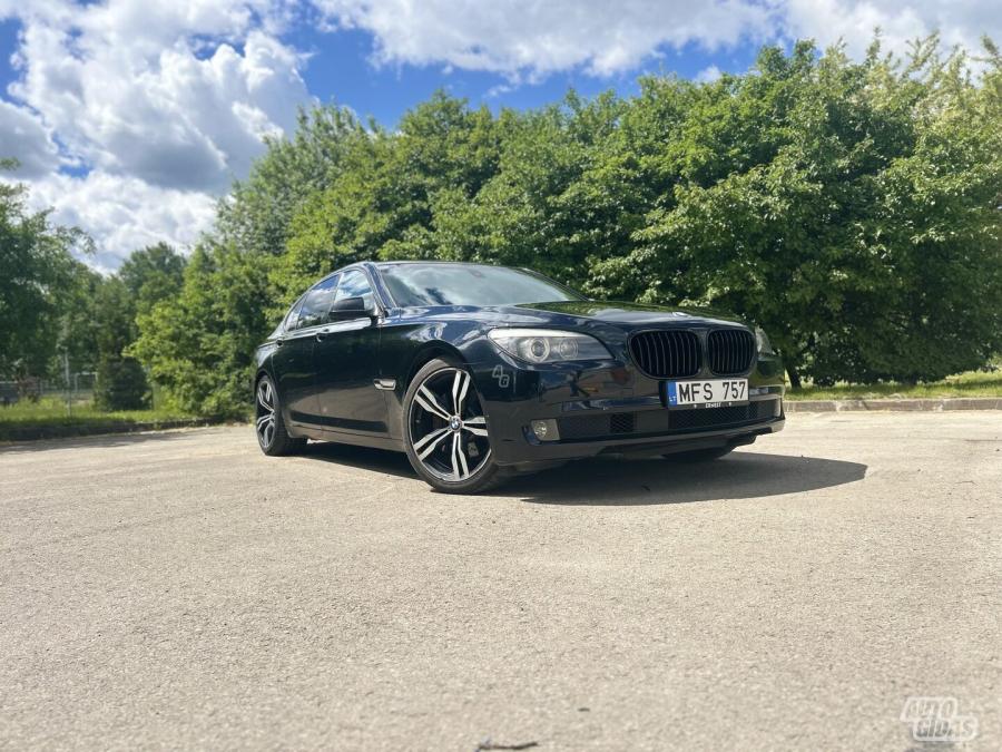 Black BMW 730 2011 in Vilnius, with an engine capacity of 3.00 L and mileage of 455 thousand km for 9900 €, photo 10 on AUTOMOTO.COM.LV
