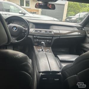Black BMW 730 2011 in Vilnius, with an engine capacity of 3.00 L and mileage of 455 thousand km for 9900 €, photo 11 on AUTOMOTO.COM.LV