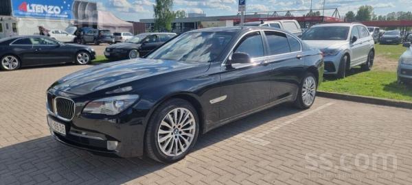 Black BMW 730 2011 in Riga, with an engine capacity of 3.00 L and mileage of 394 thousand km for 11500 €, photo 1 on AUTOMOTO.COM.LV