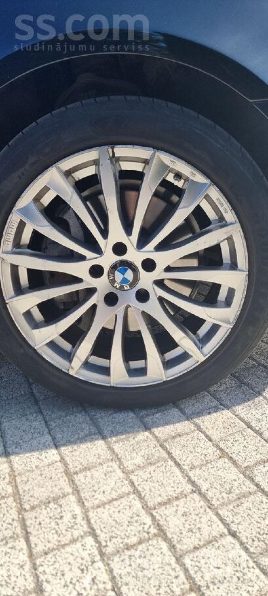 Black BMW 730 2011 in Riga, with an engine capacity of 3.00 L and mileage of 394 thousand km for 11500 €, photo 9 on AUTOMOTO.COM.LV