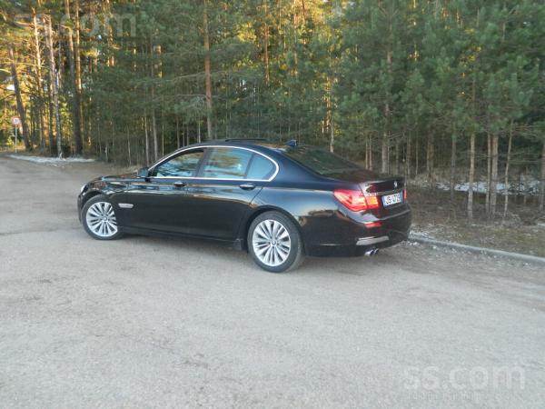 Melns BMW 730 2011 Ogre, ar dzinēja tilpumu 3.00 L un nobraukumu 391 tūkst. km par 10999 €, foto 4 vietnē AUTOMOTO.COM.LV