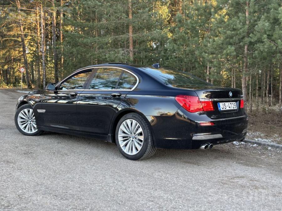 Melns BMW 730 2011 Ogre, ar dzinēja tilpumu 3.00 L un nobraukumu 391 tūkst. km par 10999 €, foto 4 vietnē AUTOMOTO.COM.LV