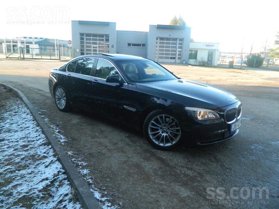 Melns BMW 730 2011 Ogre, ar dzinēja tilpumu 3.00 L un nobraukumu 391 tūkst. km par 10999 €, foto 17 vietnē AUTOMOTO.COM.LV