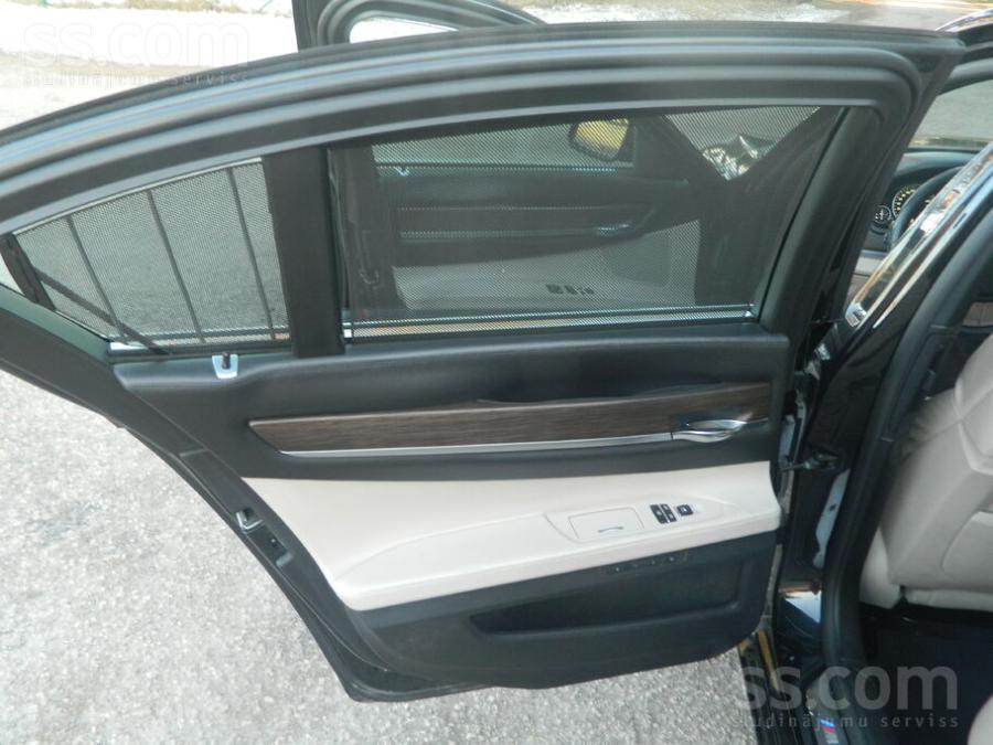 Melns BMW 730 2011 Ogre, ar dzinēja tilpumu 3.00 L un nobraukumu 391 tūkst. km par 10999 €, foto 20 vietnē AUTOMOTO.COM.LV