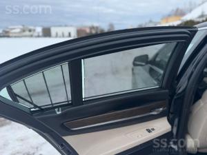 Melns BMW 730 2011 Ogre, ar dzinēja tilpumu 3.00 L un nobraukumu 391 tūkst. km par 10999 €, foto 29 vietnē AUTOMOTO.COM.LV