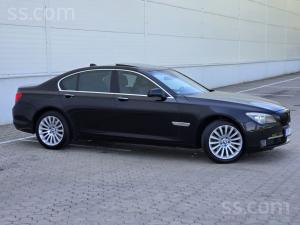 Black BMW 730 2011 in Riga, with an engine capacity of 3.00 L and mileage of 317 thousand km for 12000 €, photo 8 on AUTOMOTO.COM.LV