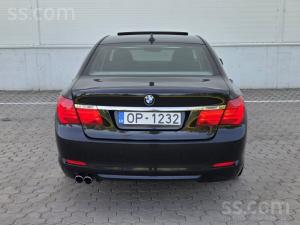 Black BMW 730 2011 in Riga, with an engine capacity of 3.00 L and mileage of 317 thousand km for 12000 €, photo 15 on AUTOMOTO.COM.LV