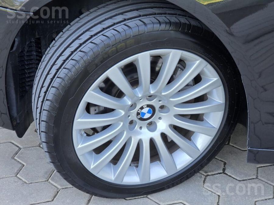 Black BMW 730 2011 in Riga, with an engine capacity of 3.00 L and mileage of 317 thousand km for 12000 €, photo 20 on AUTOMOTO.COM.LV