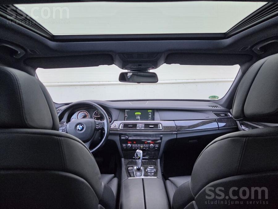 Black BMW 730 2011 in Riga, with an engine capacity of 3.00 L and mileage of 317 thousand km for 12000 €, photo 28 on AUTOMOTO.COM.LV