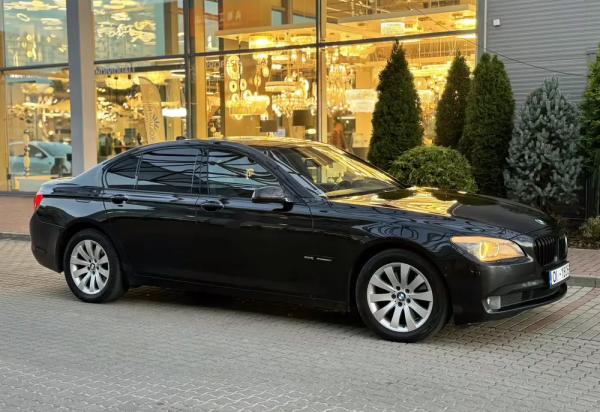 Black BMW 730 2011 in Riga, with an engine capacity of 3.00 L and mileage of 327 thousand km for 9800 €, photo 1 on AUTOMOTO.COM.LV