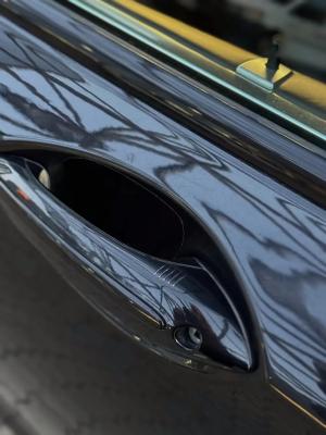 Black BMW 730 2011 in Riga, with an engine capacity of 3.00 L and mileage of 327 thousand km for 9800 €, photo 29 on AUTOMOTO.COM.LV