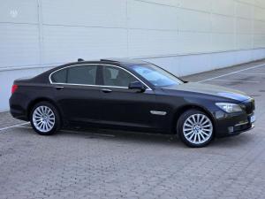 Black BMW 730 2011 in Riga, with an engine capacity of 2.99 L and mileage of 317 thousand km for 12500 €, photo 12 on AUTOMOTO.COM.LV