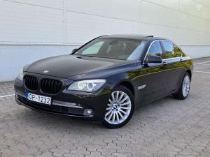 Black BMW 730 2011 in Riga, with an engine capacity of 2.99 L and mileage of 317 thousand km for 12500 €, photo 17 on AUTOMOTO.COM.LV