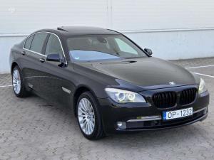 Black BMW 730 2011 in Riga, with an engine capacity of 2.99 L and mileage of 317 thousand km for 12500 €, photo 24 on AUTOMOTO.COM.LV