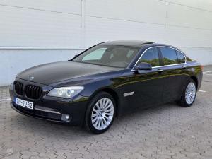 Black BMW 730 2011 in Riga, with an engine capacity of 2.99 L and mileage of 317 thousand km for 12500 €, photo 29 on AUTOMOTO.COM.LV