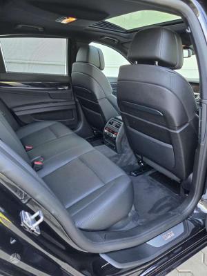 Black BMW 730 2011 in Riga, with an engine capacity of 2.99 L and mileage of 317 thousand km for 12500 €, photo 37 on AUTOMOTO.COM.LV